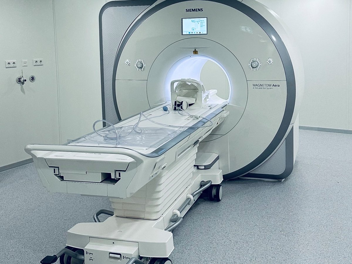 Moderner Magnetresonanztomograph (MRT) für das Klinikum | AMEOS Gruppe